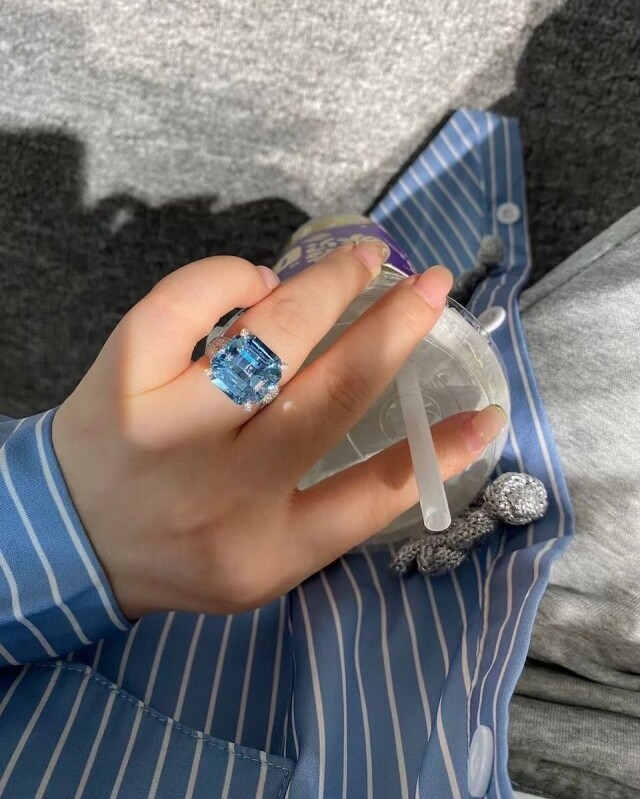 海藍寶功效及意義高級珠寶品牌近年的愛用寶石左右手該如何配戴
